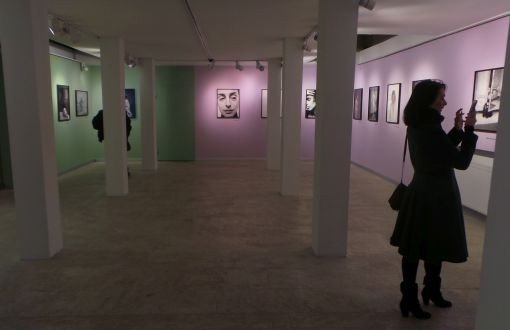 Kate Barry Exhibition: Infinite and Alive Woman