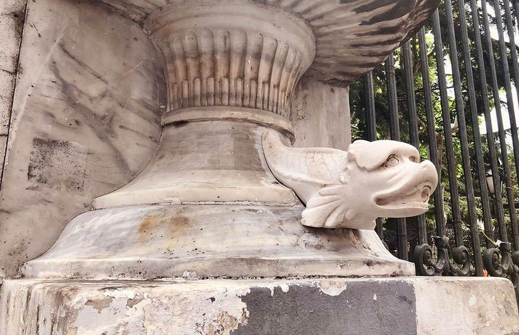 Vanished 150-year-old snake sculpture in İstanbul's center replaced by ...