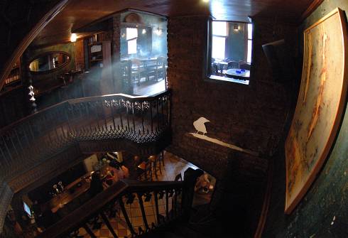 Şehrin "Kargaları" Karga Bar'da